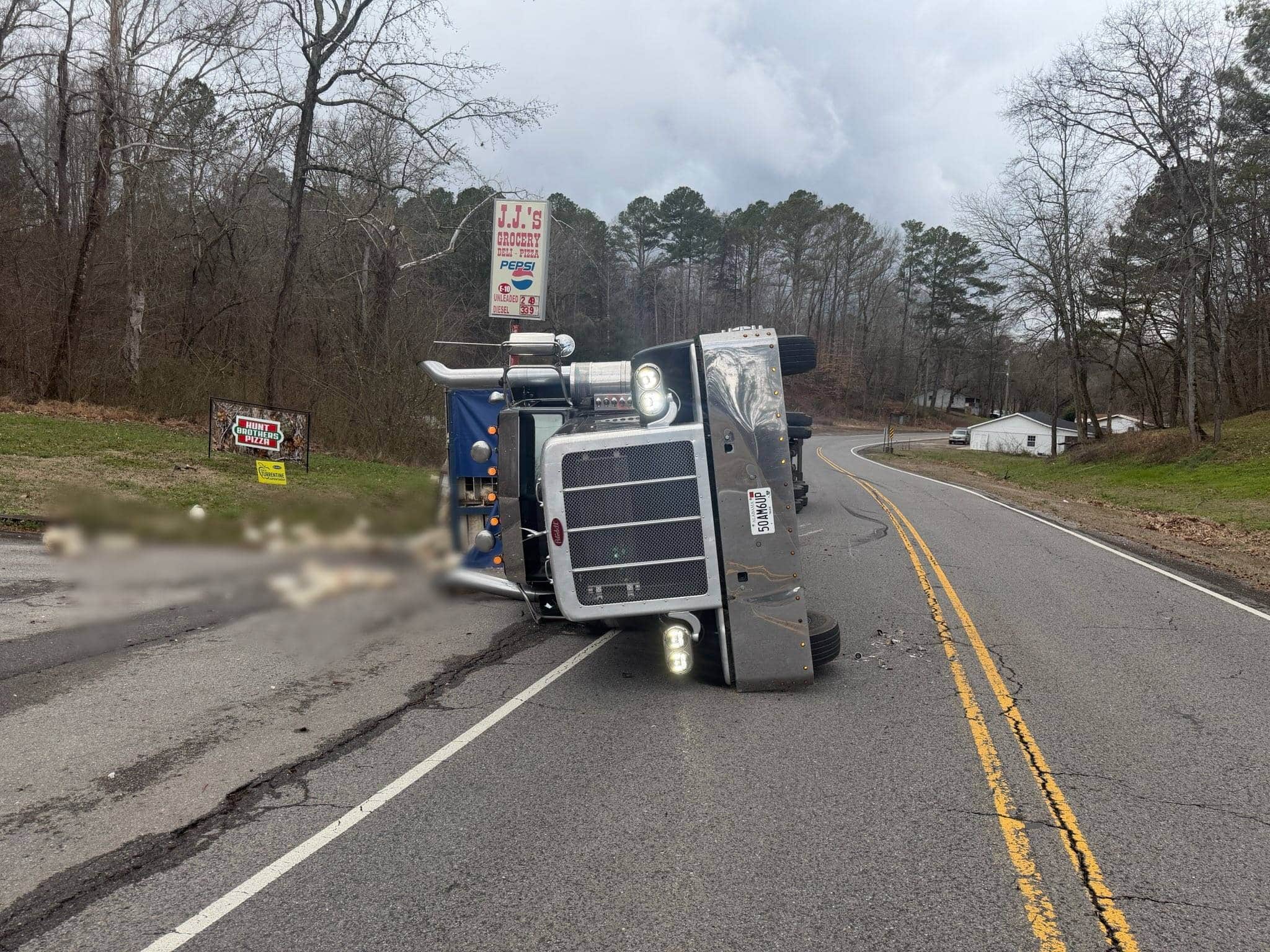 Falkville, AL: Chicken Truck Overturns on Hwy 55 at Wilhite Rd, No ...